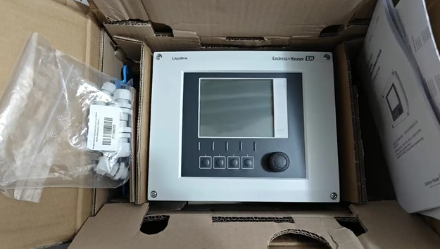 Endress+Hauser Water analysis transmitter CM442-AAM1A2F060A+AK