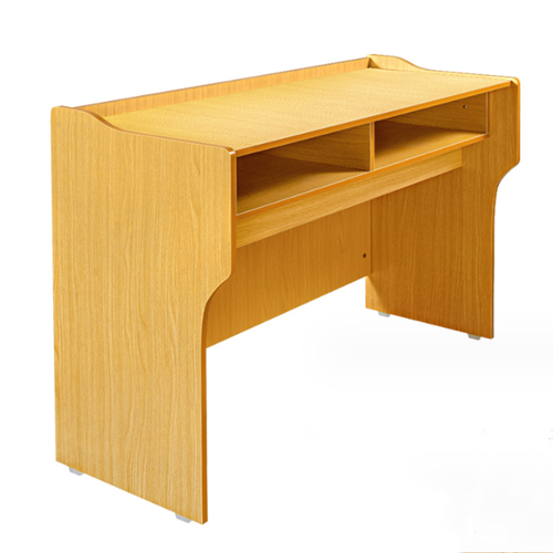 primary school classroom teacher table