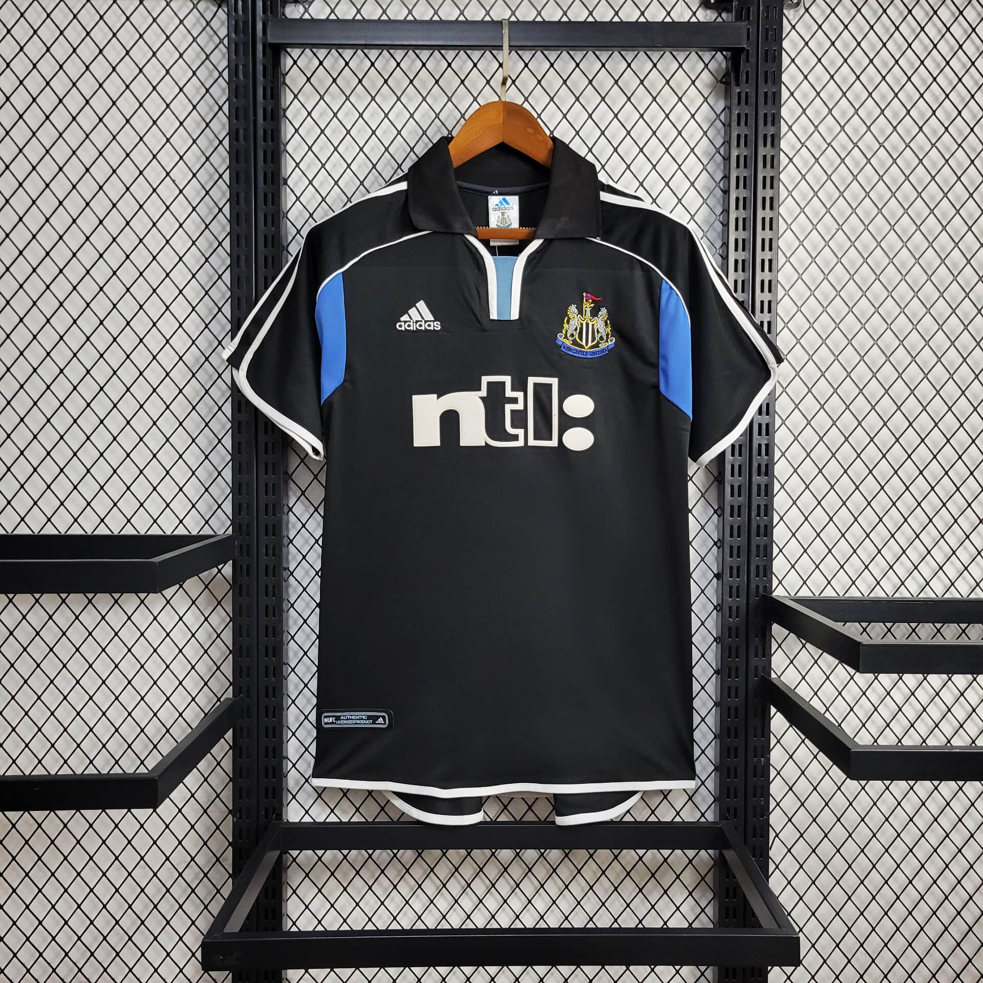 Retro 01/02 Newcastle United Away