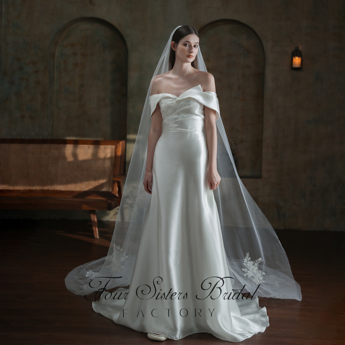 118 Inch Leaf-Shaped Lace Train Veil
