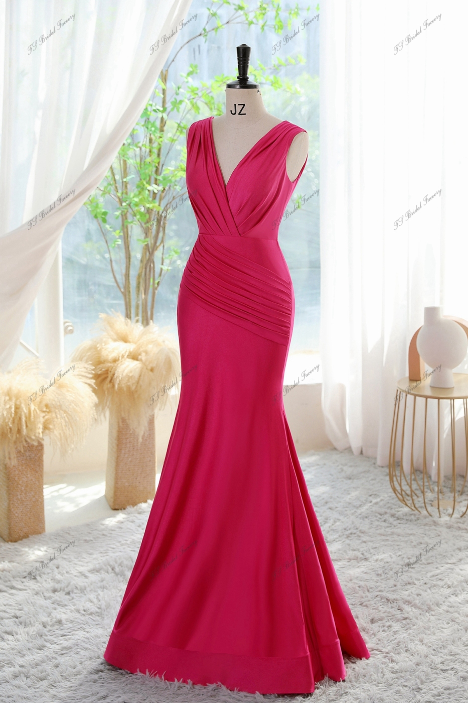 Pleated Form-fitting Prom Dress With V-neck And V-neck