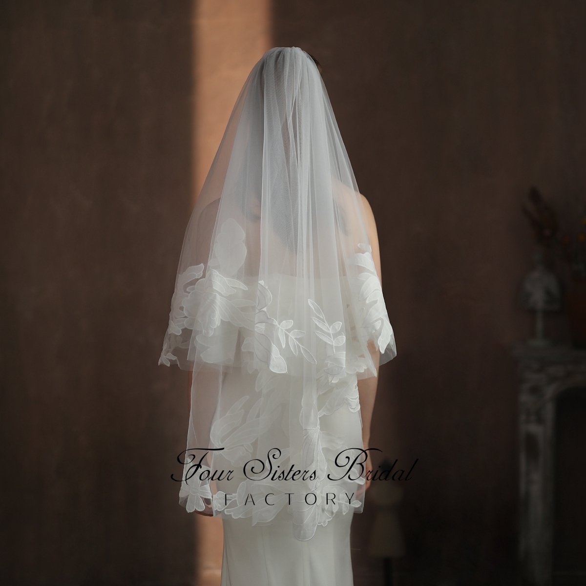 Two Layers Delicate Lace Flowers Veil