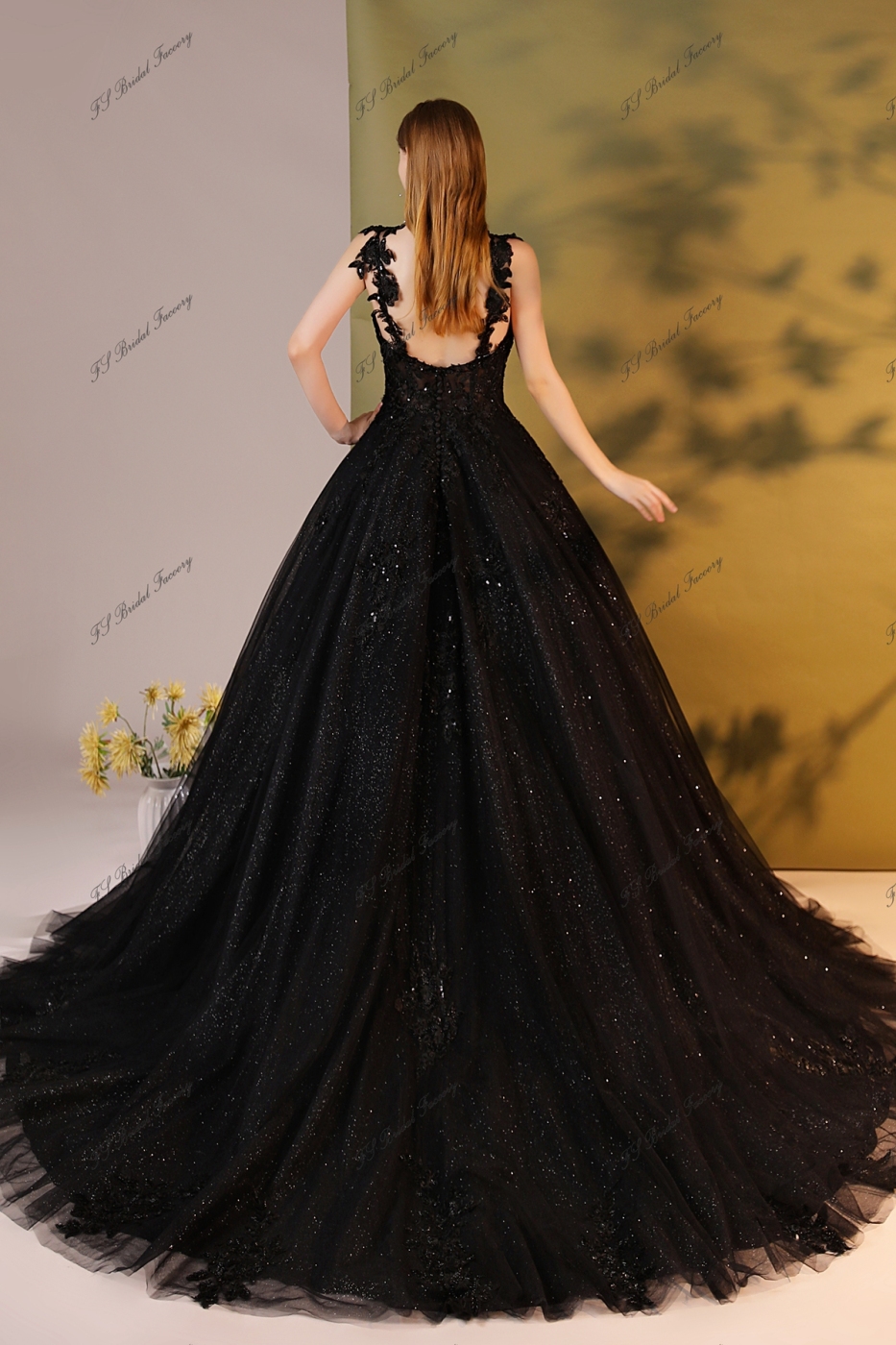 Detached Shoulder Strap With Big Ball Bridal Gown