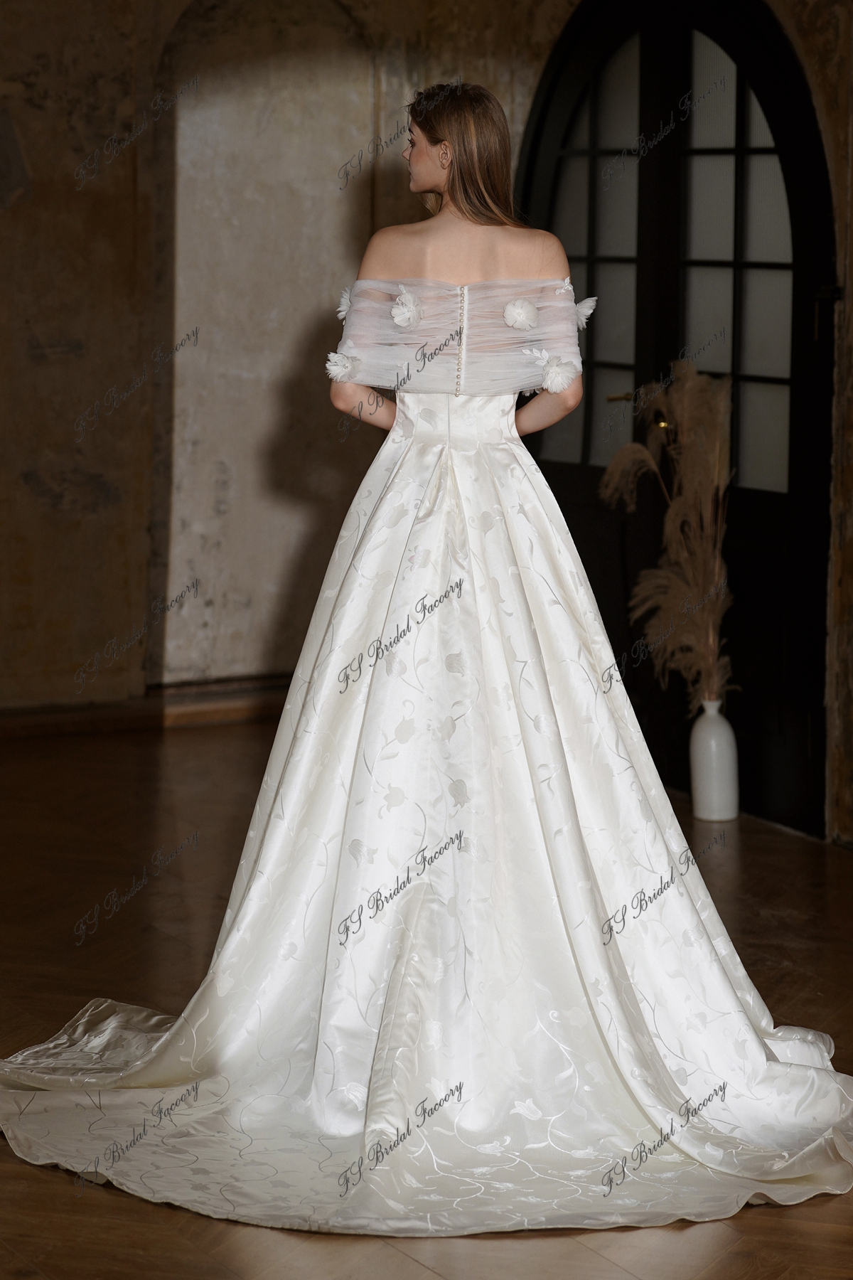 Jacquard Satin Simple Wedding Gown With Detached Boleros