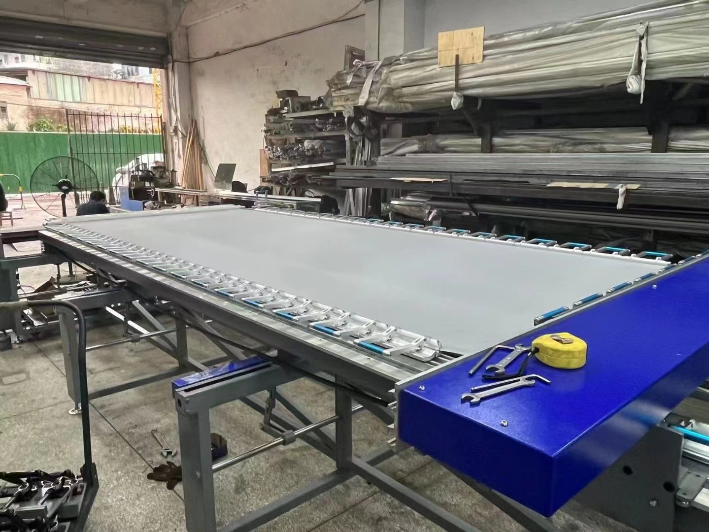 Electric automatic Screen Frame mesh stretching machine