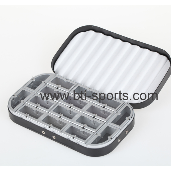 BTI-1500-16WR 16 compartments & ripple foam fly box