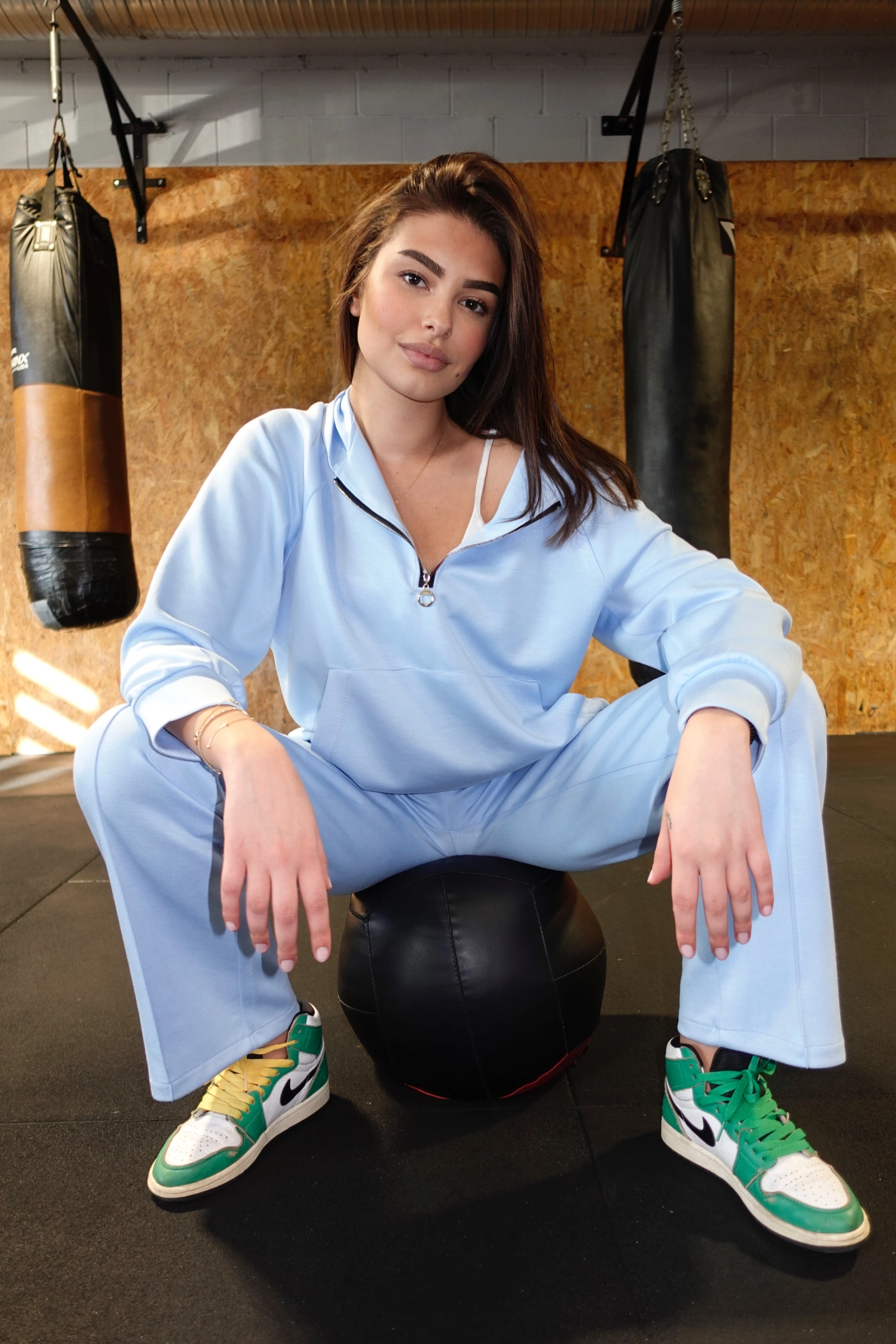 VLBrand - Unveil Your Perfect Look | Timeless Women's Fashion