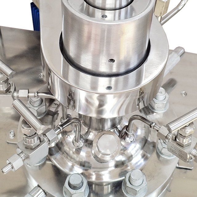 Stainless reactor for polycondesation reaction.