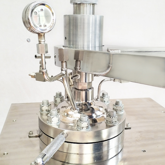 Stainless reactor for polycondesation reaction.