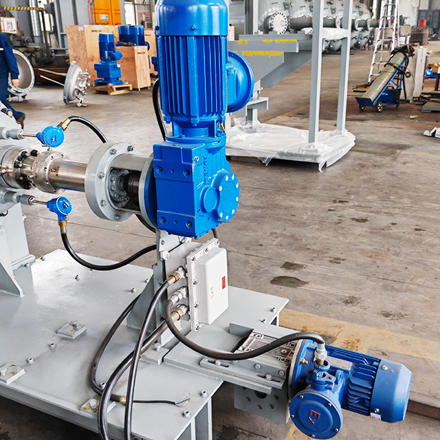 Horizontal Hastelloy composite plate reactor with magnetic sealed