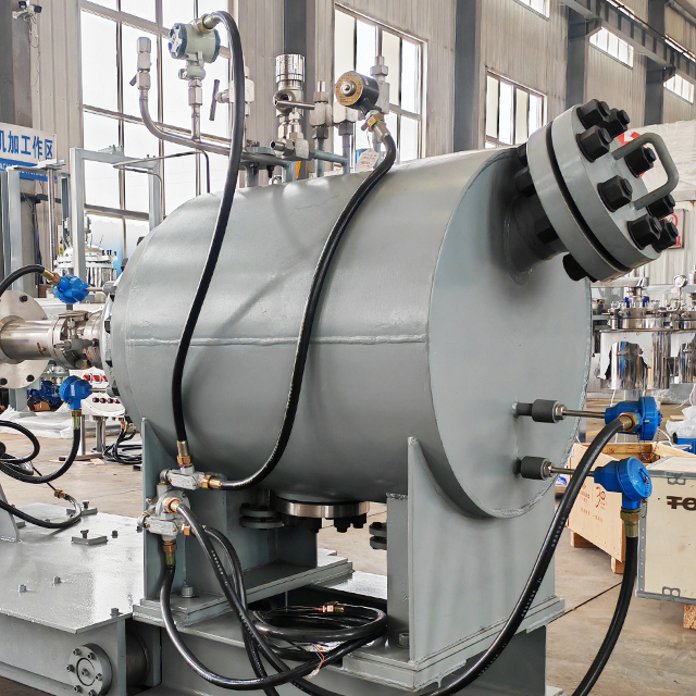 Horizontal Hastelloy composite plate reactor with magnetic sealed