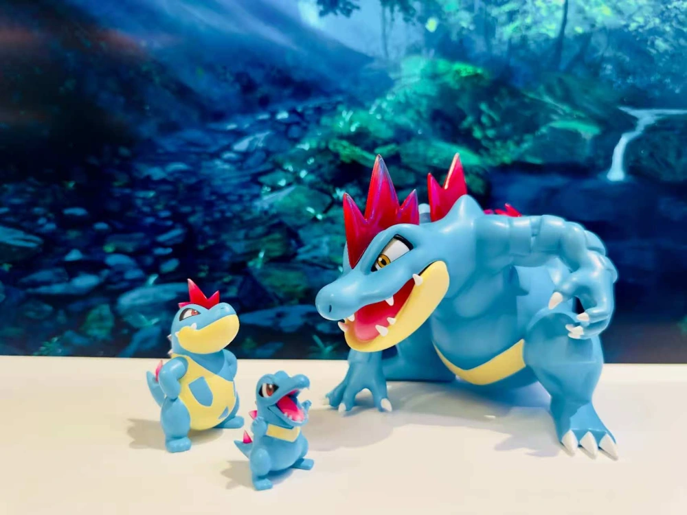 Pirate Ship Studio - Feraligatr Evolution - Pokemon Scale World