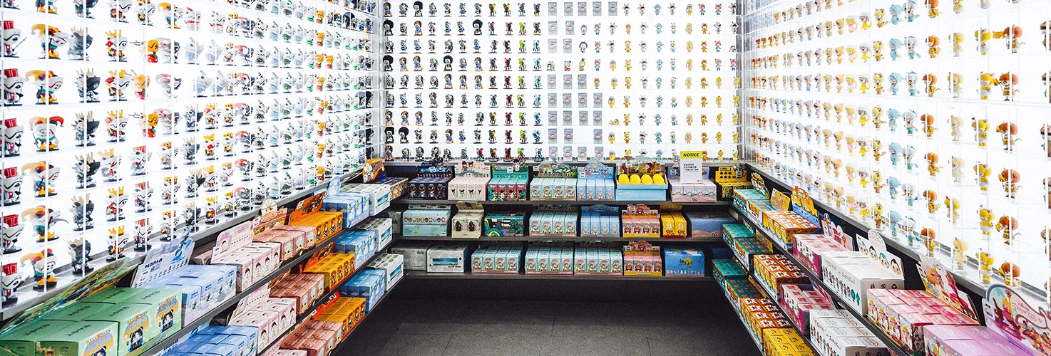 Pokemon TCG Traditional Chinese 5th Anniversary Gift Box Pikachu 153/SV ...