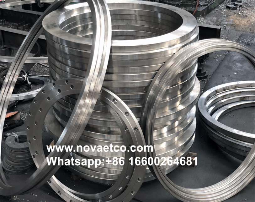 Flat welded large-diameter flange