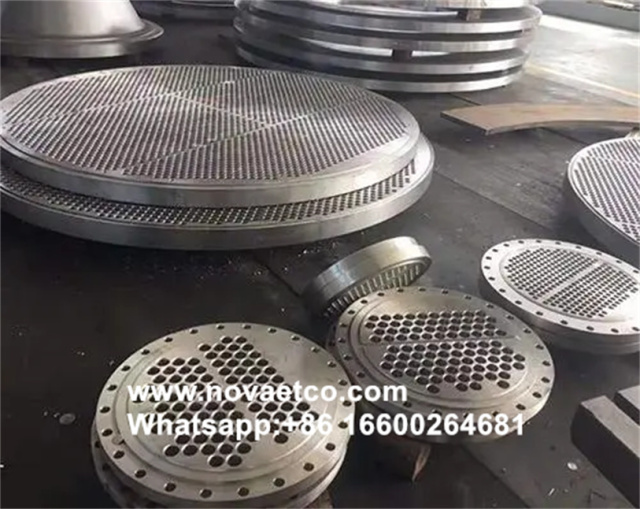 Porous tube heat exchanger tube plate