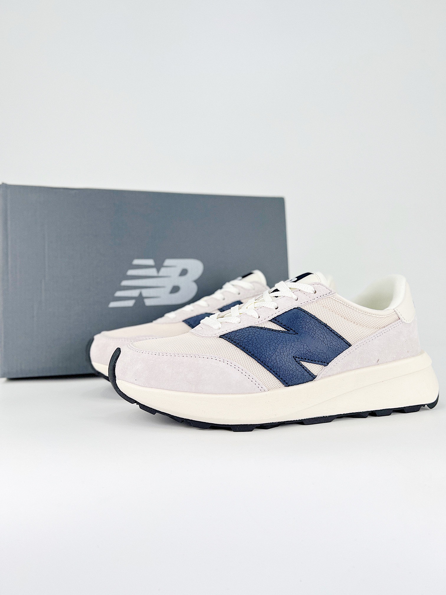 36-45 The original version of New Balance NB370 Original data file ...