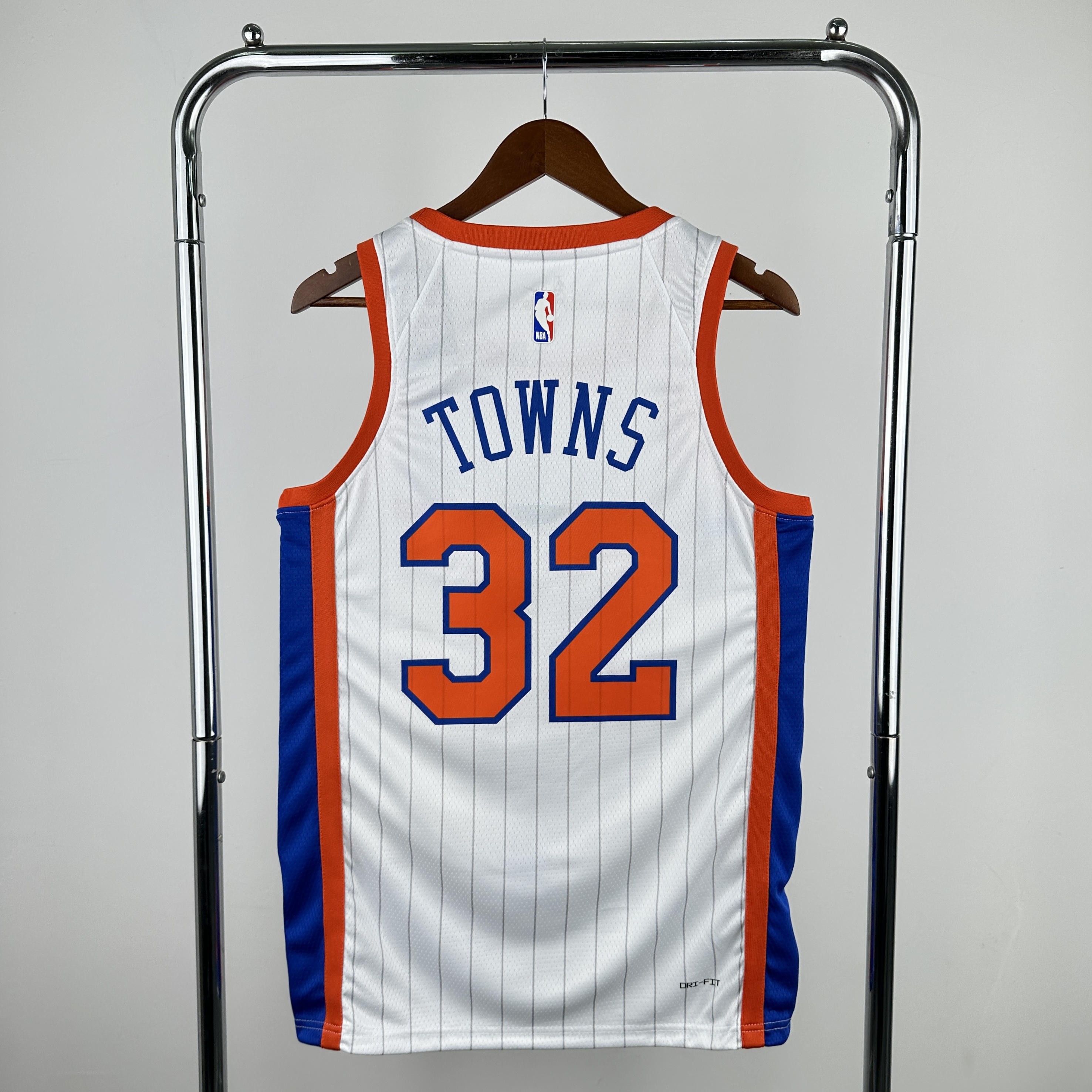 NBA 25th season Knicks City Edition No. 32 Towns NBA