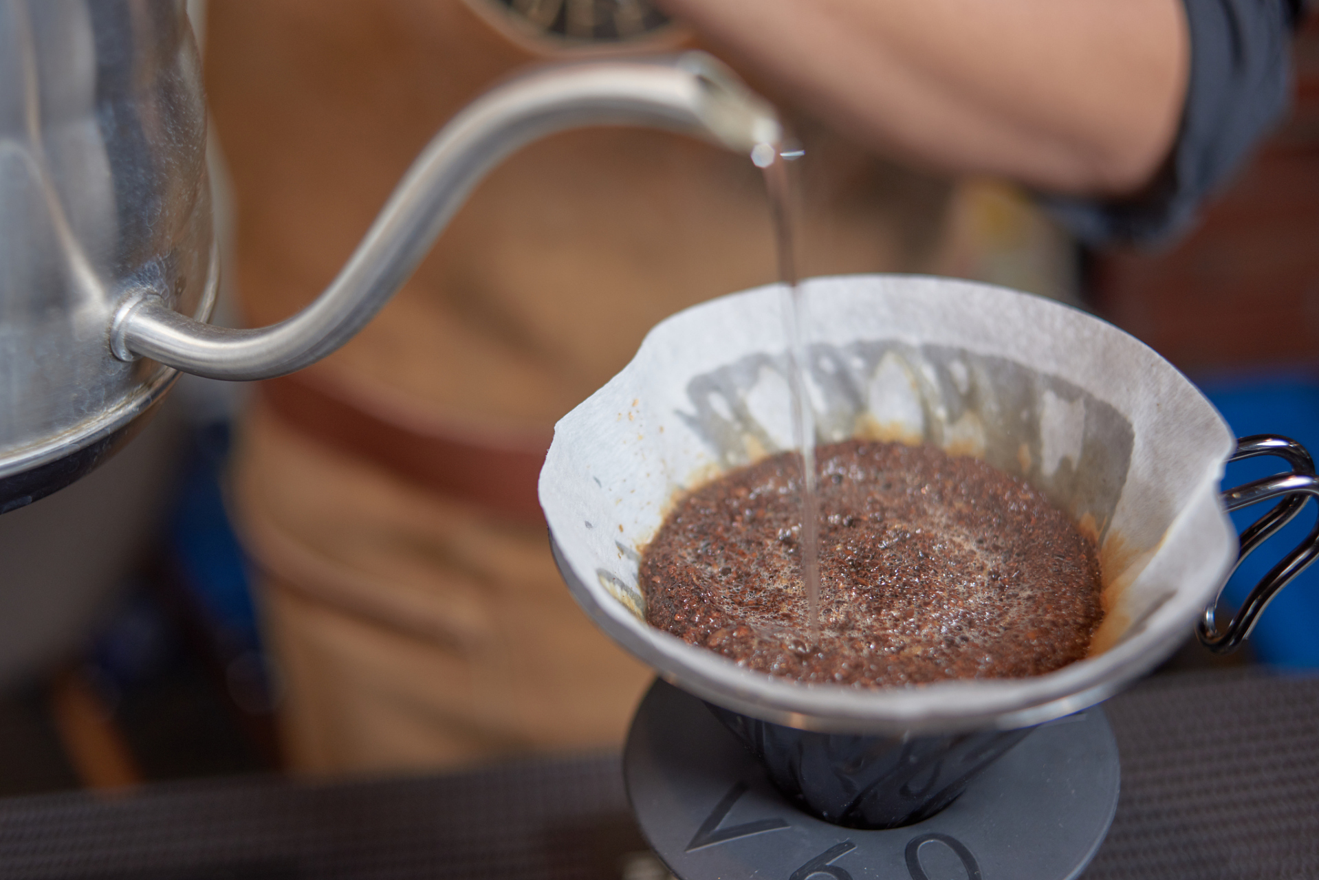 Drip Coffee VS Hand-Poured Coffee, Can You Really Tell Them Apart?