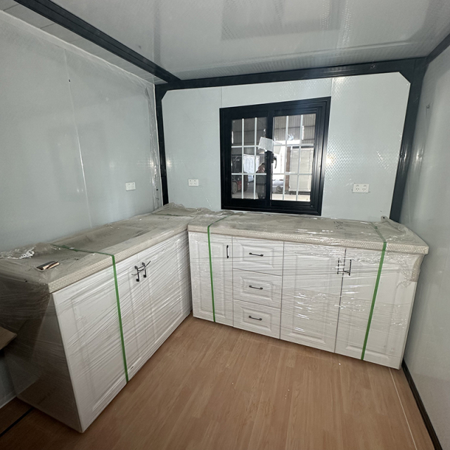 30ft Expandable House Black Frame White Walls