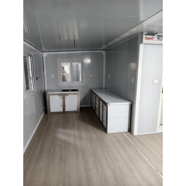 30ft Expandable House Large Room With Black Steel Door