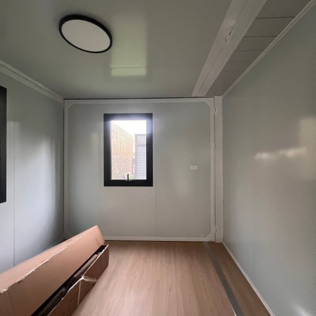 Modular Flat-Top Folding Home Featuring One-Side Outdoor Terrace