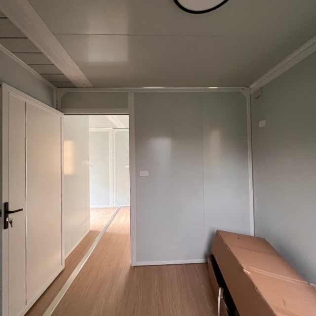 Modular Flat-Top Folding Home Featuring One-Side Outdoor Terrace