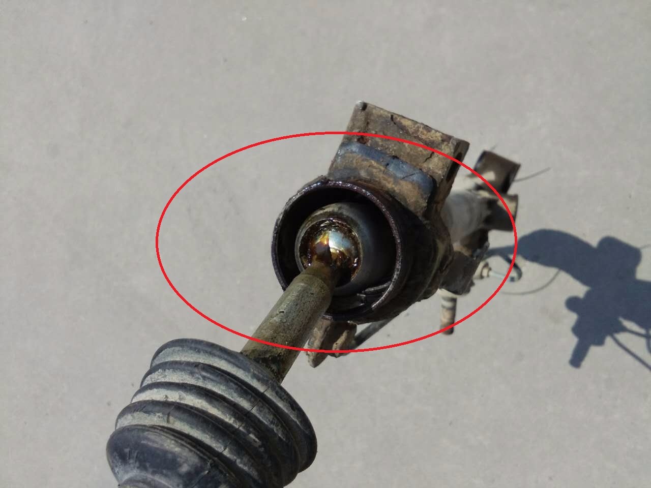 What Causes Steering Rack Damage？