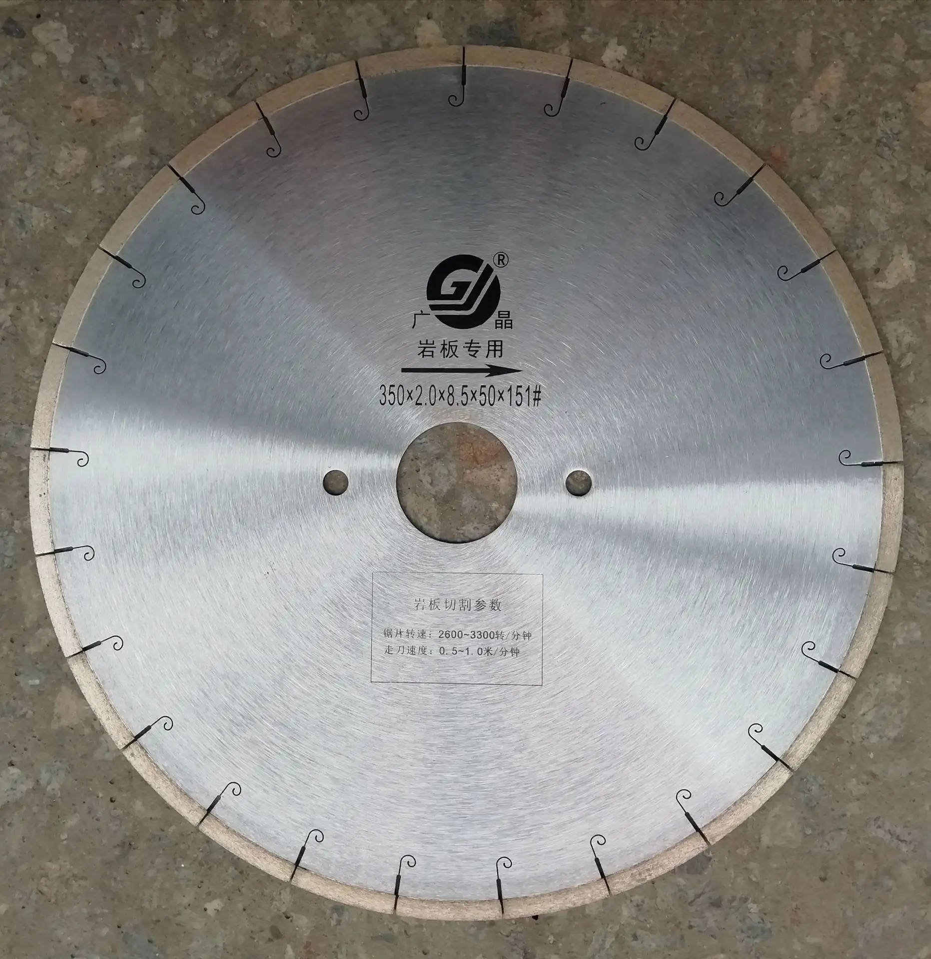 Sintered stone: A Guide To Cutting and Fabrication