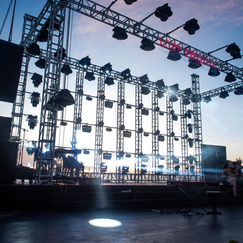 Outdoor party event truss
