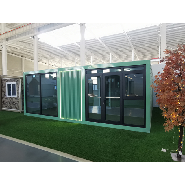 Green Flat Roof Expandable Container House
