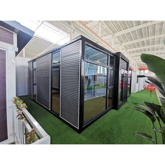 Glass Exterior Wall Expandable Container House