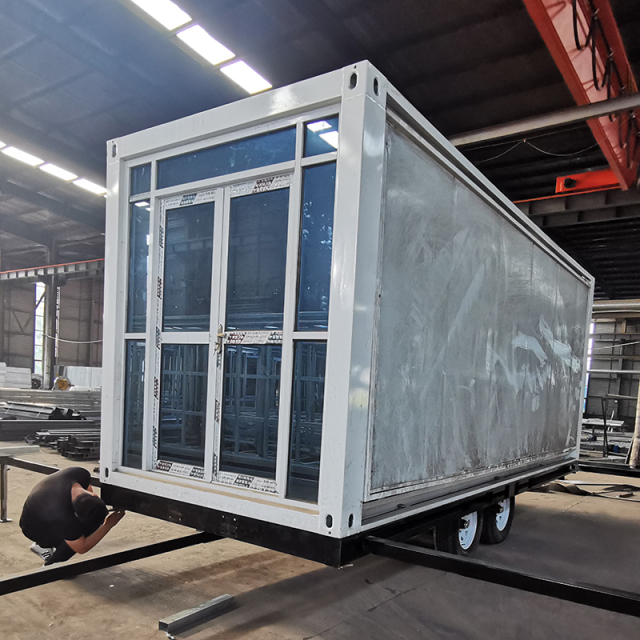 Prefabricated Expandable Container House With Trailer