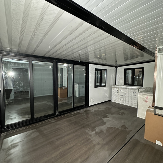 20ft Floor-to-ceiling Window Expandable House Homes