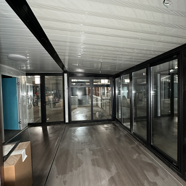 20ft Floor-to-ceiling Window Expandable House Homes