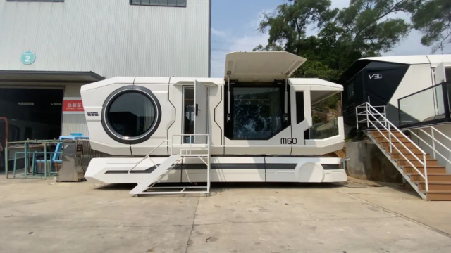 Moving Space capsule house