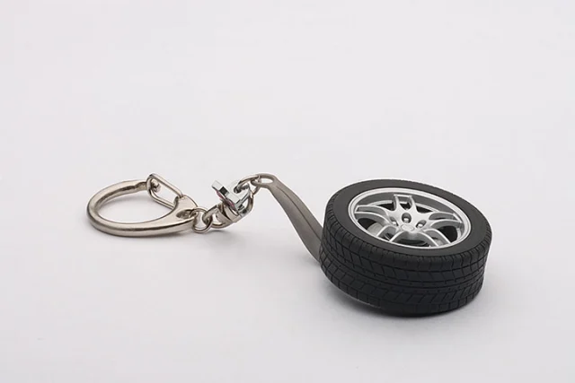 41563 NISSAN SKYLINE GT-R(R33) WHEEL KEYCHAIN (WITH GT-R EMBLEM HANGED)