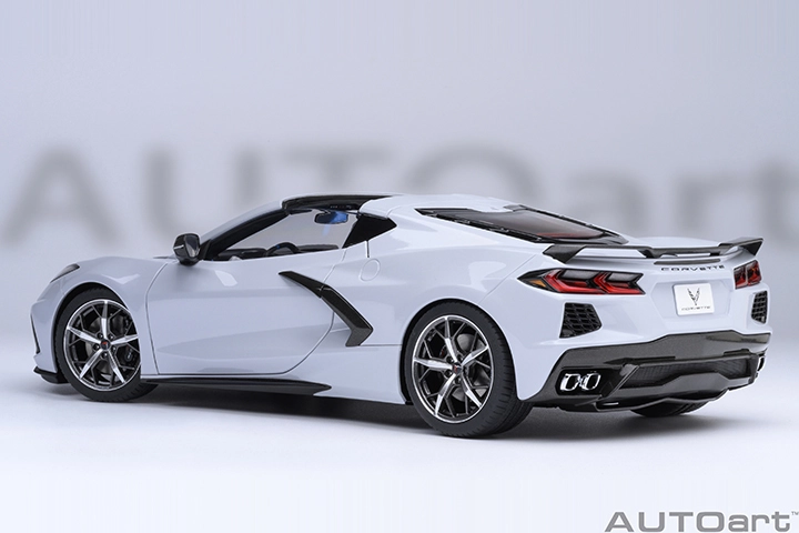 71284 1/18 CHEVROLET CORVETTE C8 STINGRAY Z51 (CERAMIC MATRIX GREY ...