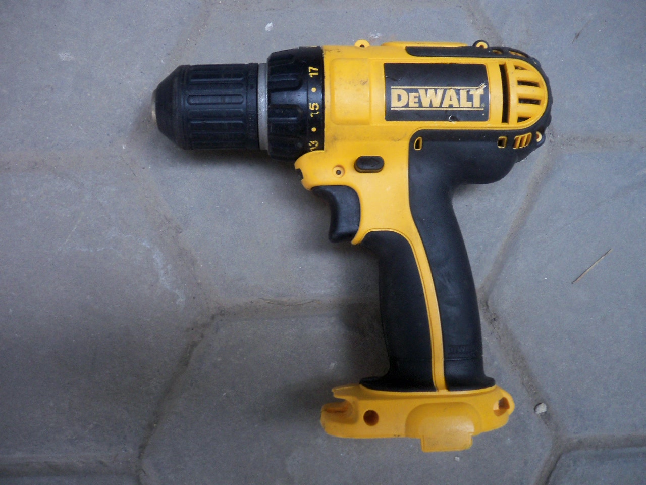 DEWALT DC742 12v NiCd 3/8" Cordless Drill/driver