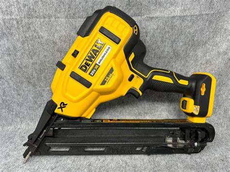 GENUINE DeWALT DCN650B 20V MAX XR 15-Gauge Cordless Angled Finish ...