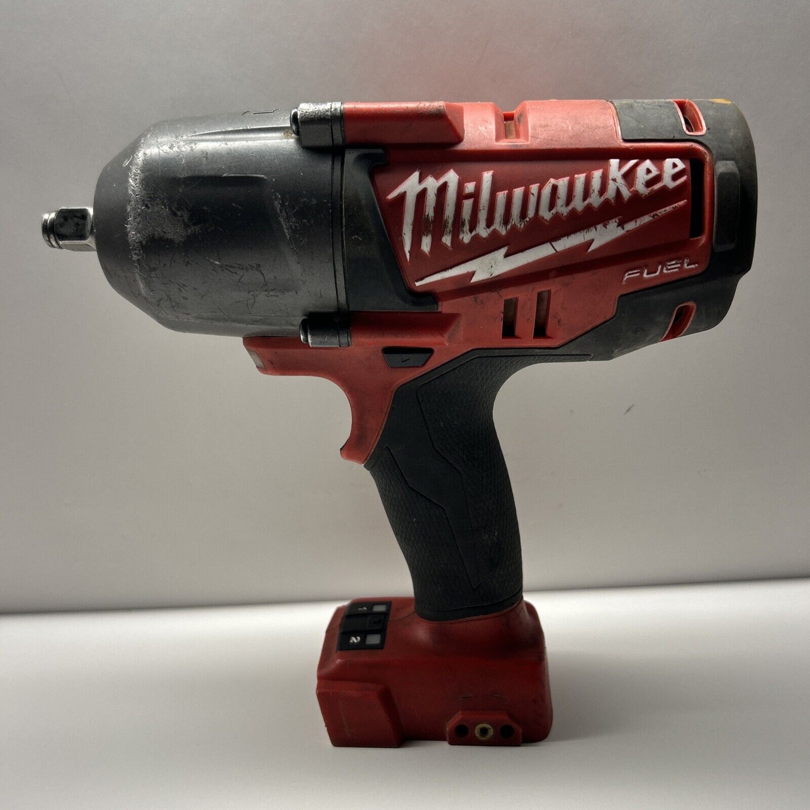 GENUINE Milwaukee M18 FUEL High Torque 1/2" Square Ring Impact Wrench ...