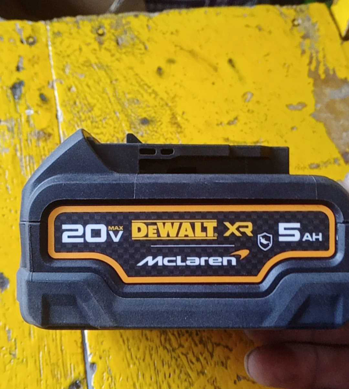 GENUINE DEWALT x McLaren F1 Team 18V XR 20V MAX LI-ION BATTERY 5.0Ah