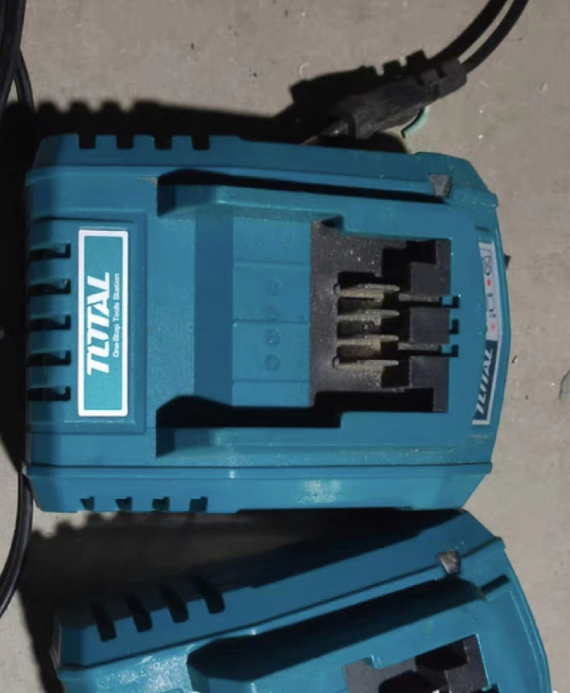 GENUINE Total CHARGER 20V FAST (UTFCLI2001)