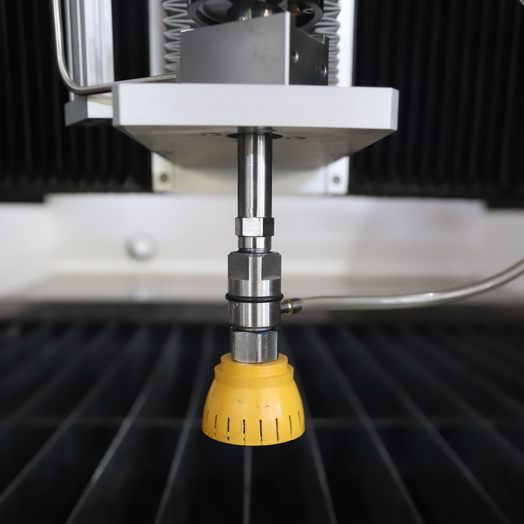 Fully Enclosed Ultra Precision CNC Waterjet Cutting Machine