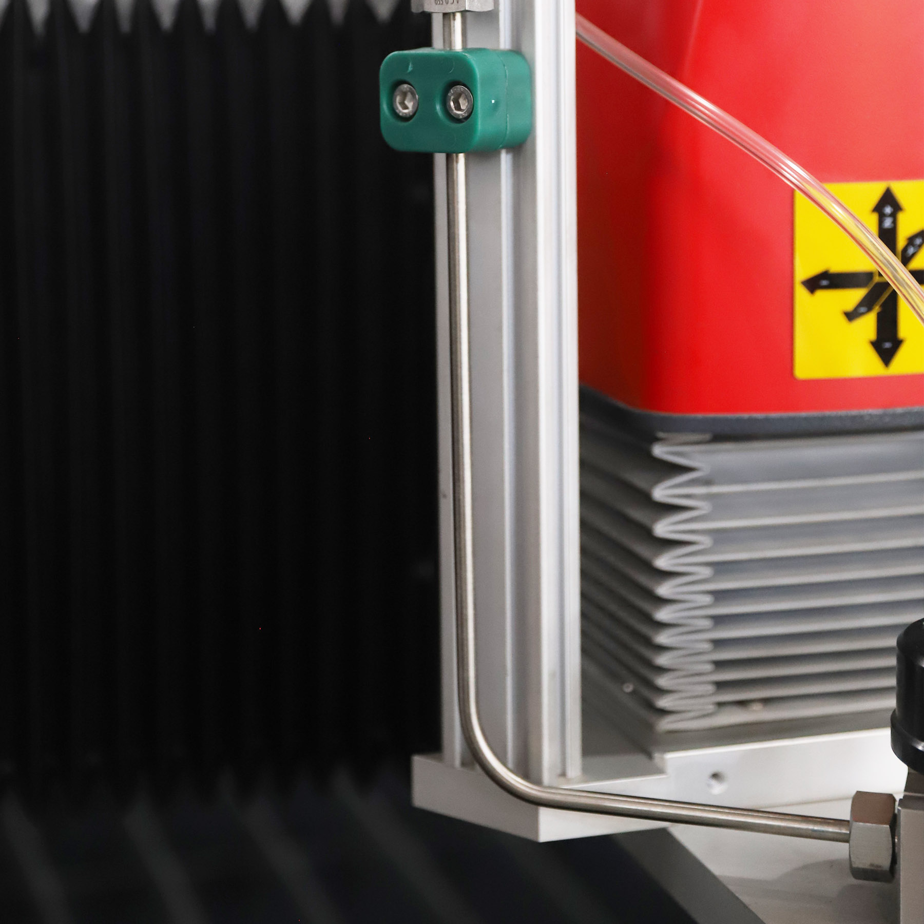 Fully Enclosed Ultra Precision CNC Waterjet Cutting Machine