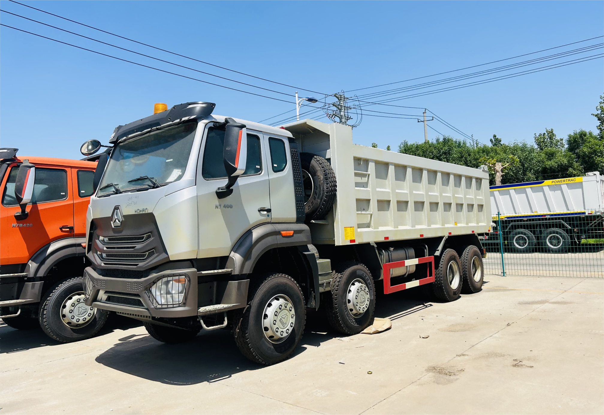 SINOTRUK HOWO NX 8X4 DUMP TRUCK EURO 2