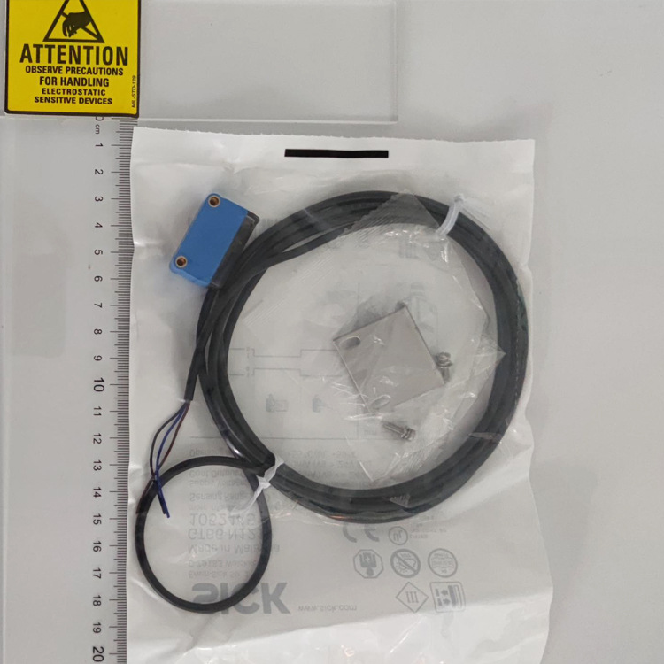 German SICK mini photoelectric sensor GTB6-N1212 spot