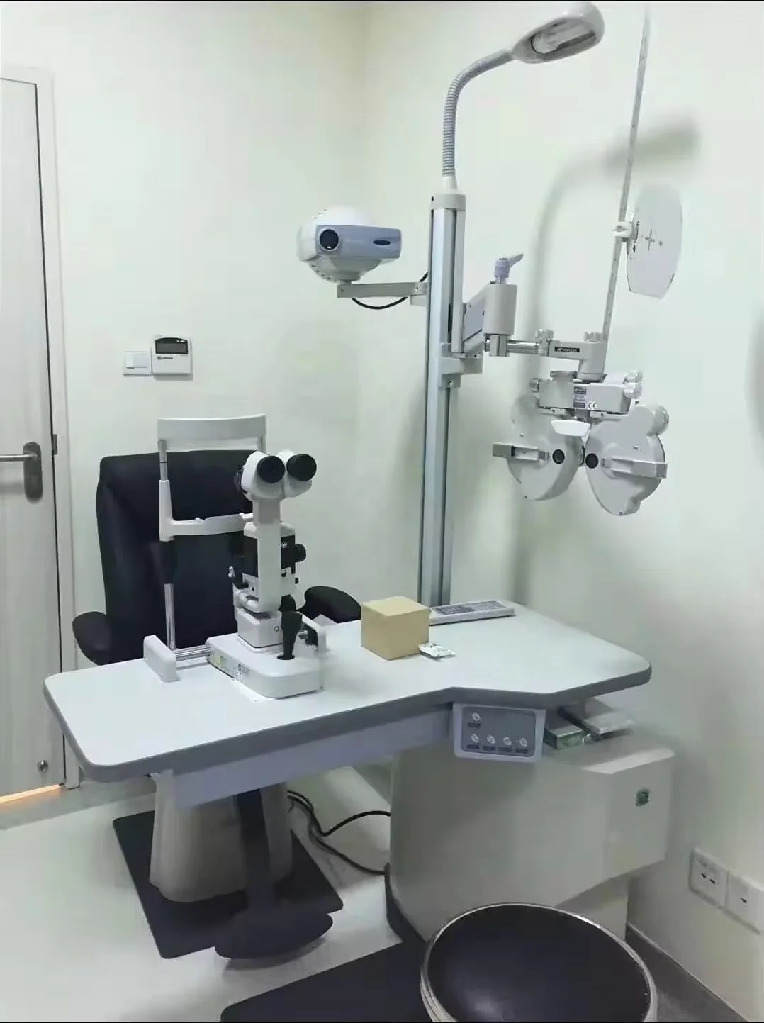Titan Ophthalmic Refraction Table Unit Optometry Ophthalmic Unit ...