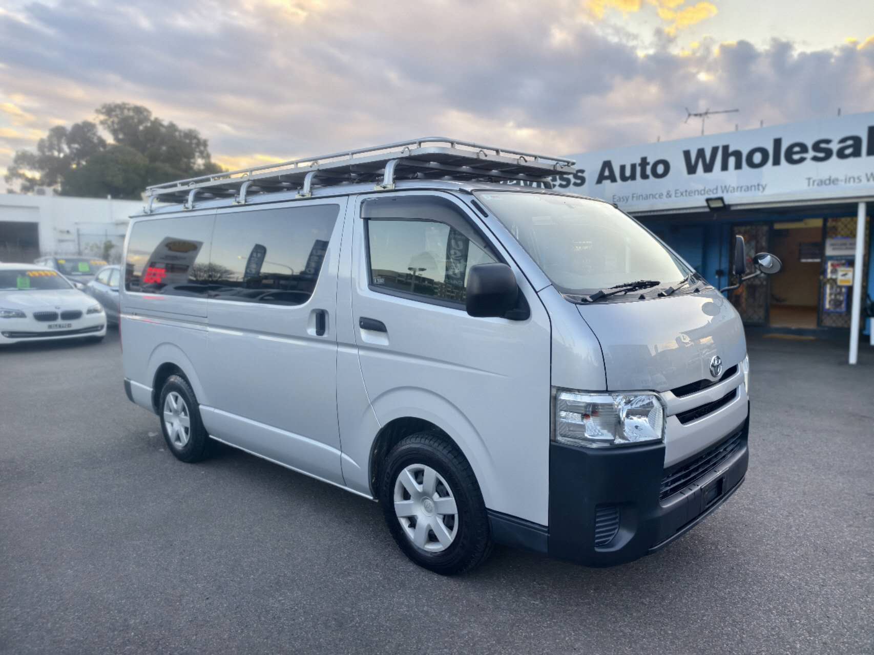 2017 TOYOTA Hiace, Turbo Diesel, low kilometers