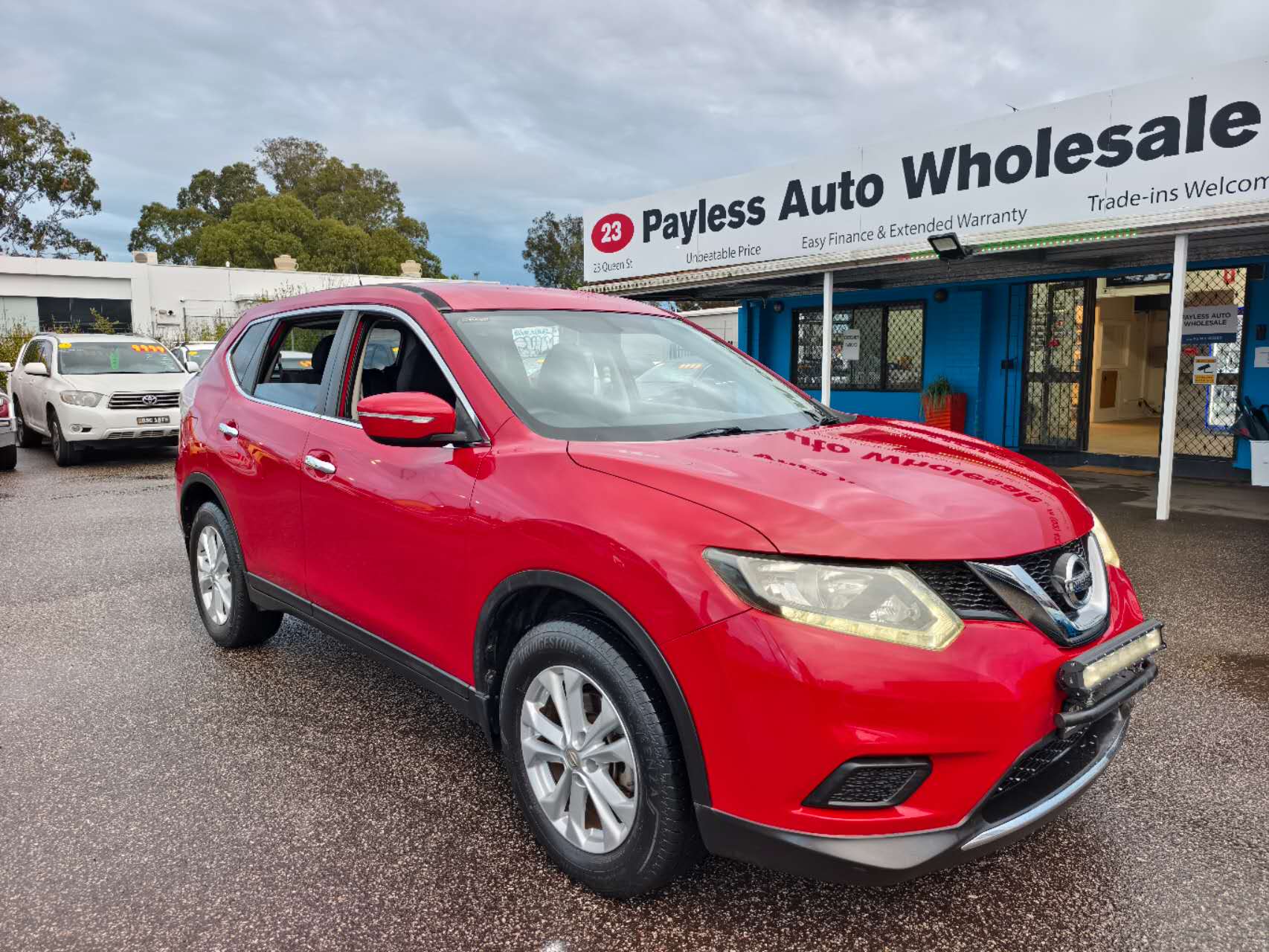 2014 NISSAN X-TRAIL ST, auto, low kilometers, $ 11999 On special