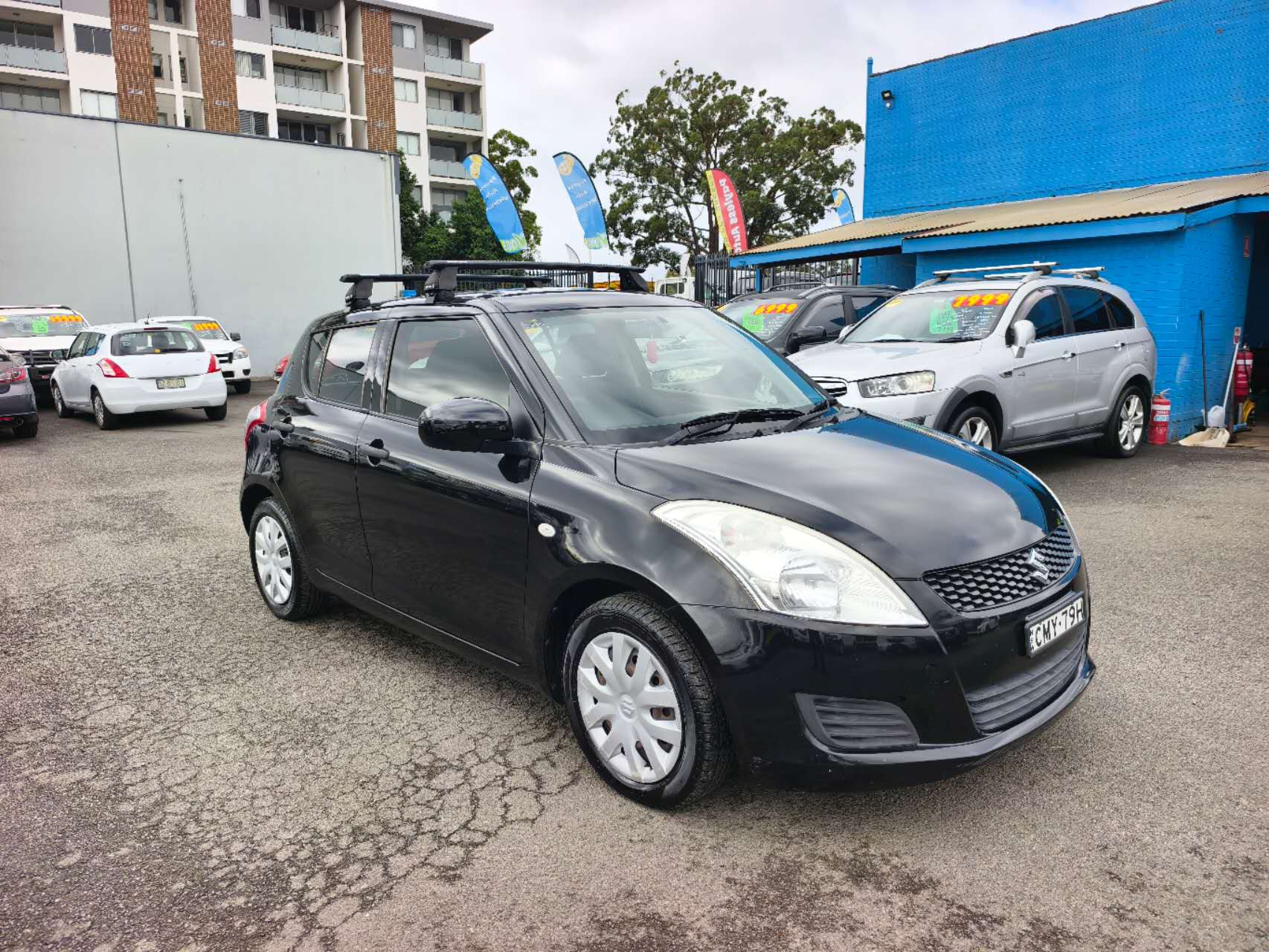 2013 SUZUKI SWIFT GA, auto, low kilometers, $ 7999 Cheap reliable 1st car.